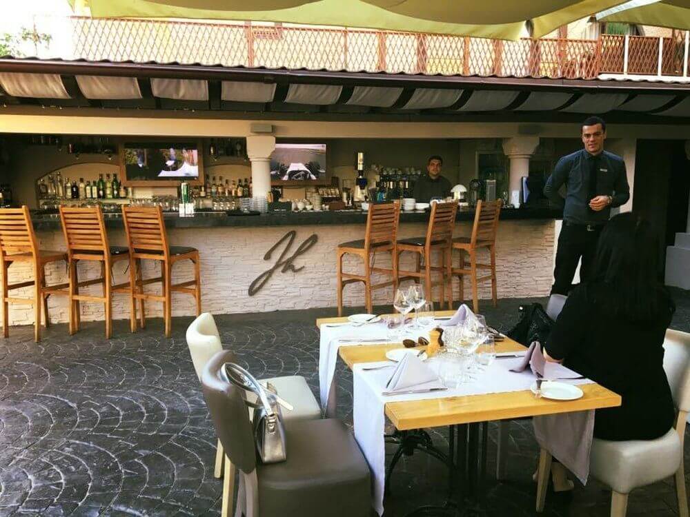 Joseph Restaurant – My Art Guides