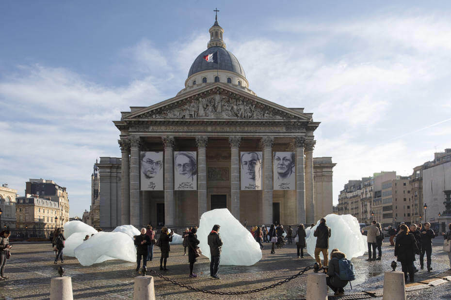Olafur Eliasson’s Ice Watch in Paris gives a glimpse at climate change ...