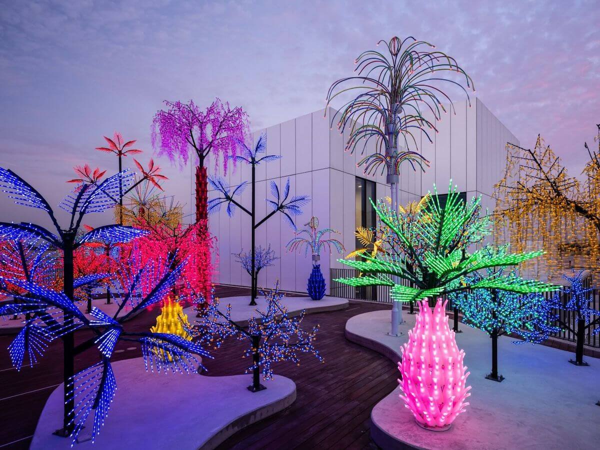 Contrary Life: A Botanical Light Garden Devoted to Trees – My Art Guides