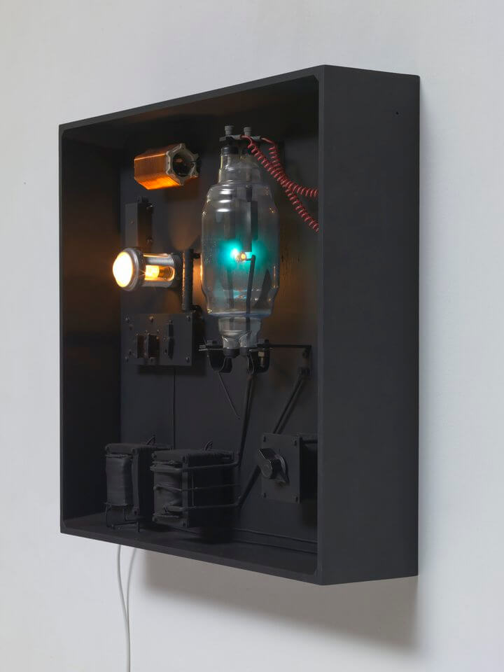 Takis | My Art Guides